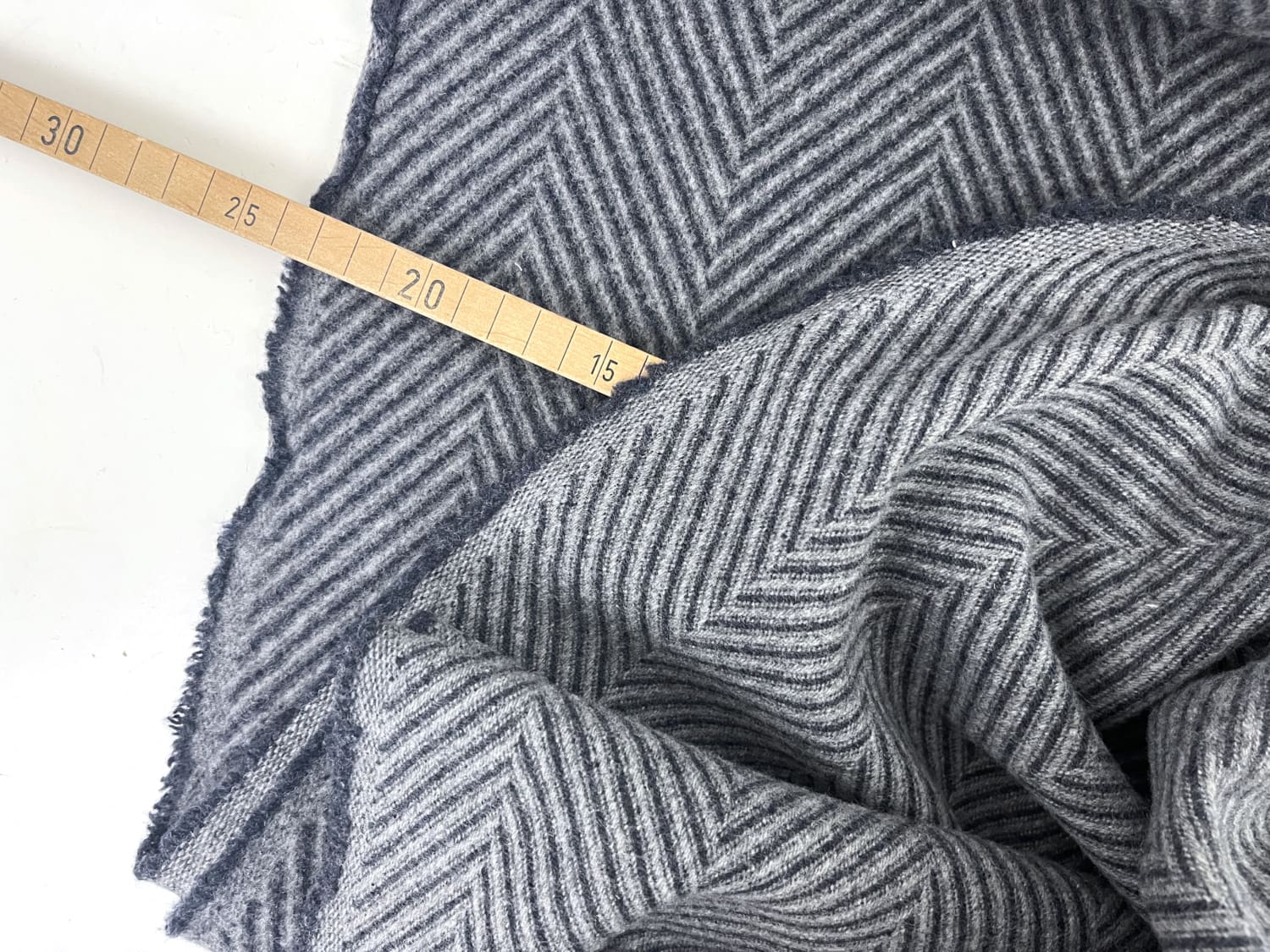 Woll-Flausch Fischgrat, Jeansblau Grau – Shop 1000stoff